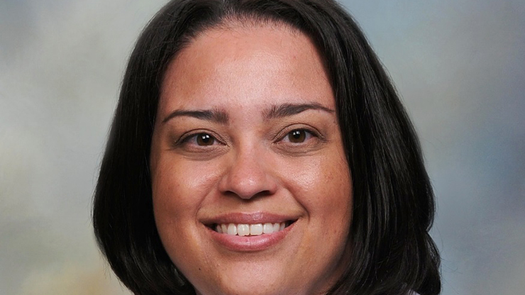 Animal Science, Human Touch: Veterinarian Eva Rodriguez '09 treats ...