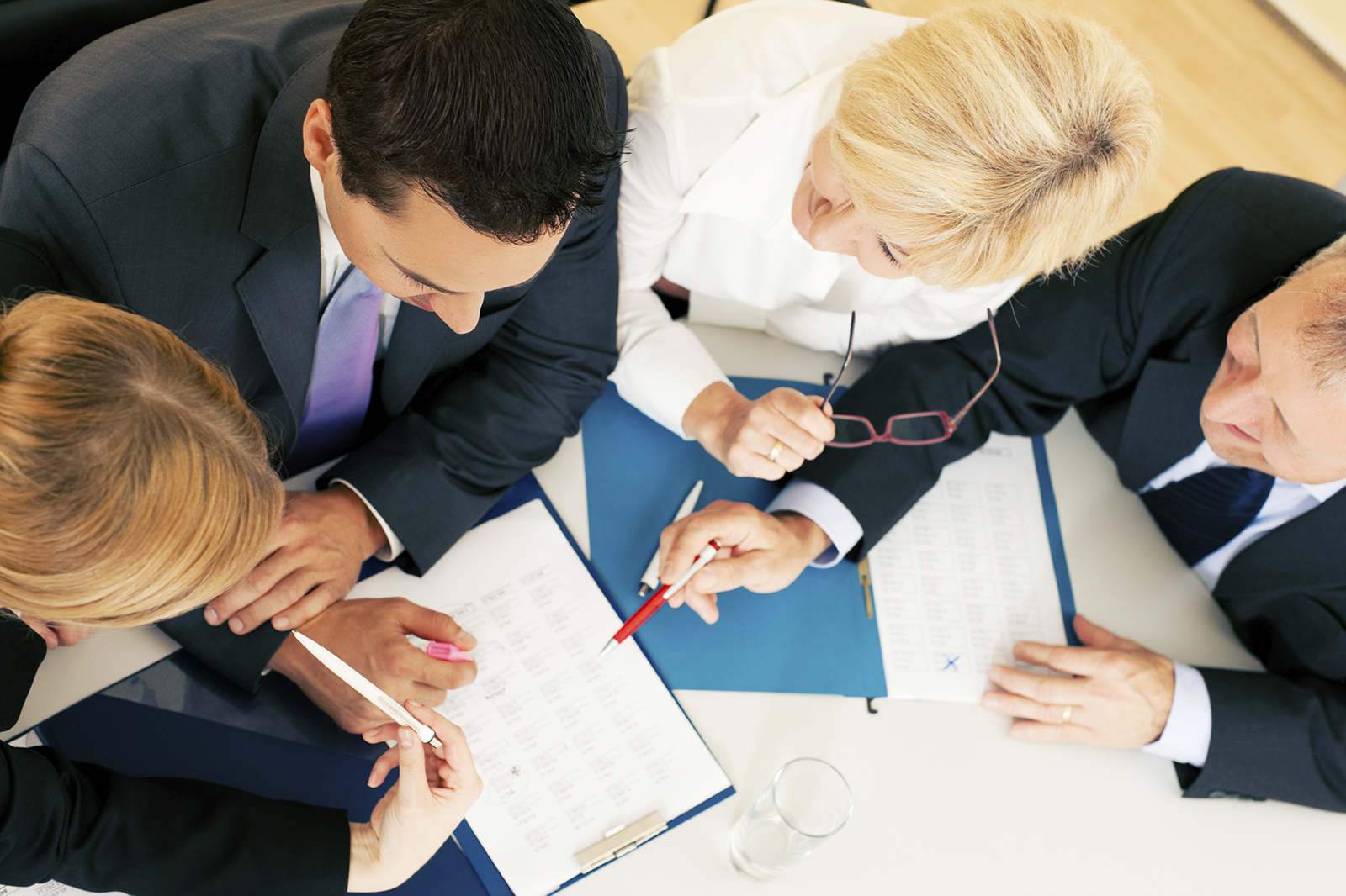 Hot Topic in Business: Mastering High Performance: Critical Thinking ...